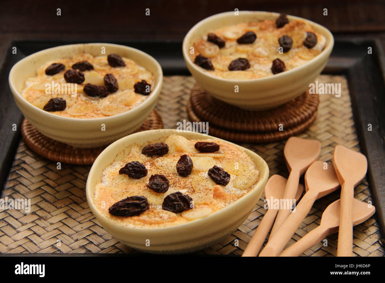 Indonesian klappertaart hi-res stock photography and images - Alamy