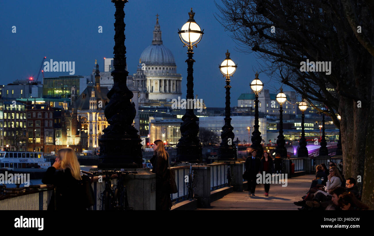 Jubilee walk london hi-res stock photography and images - Alamy