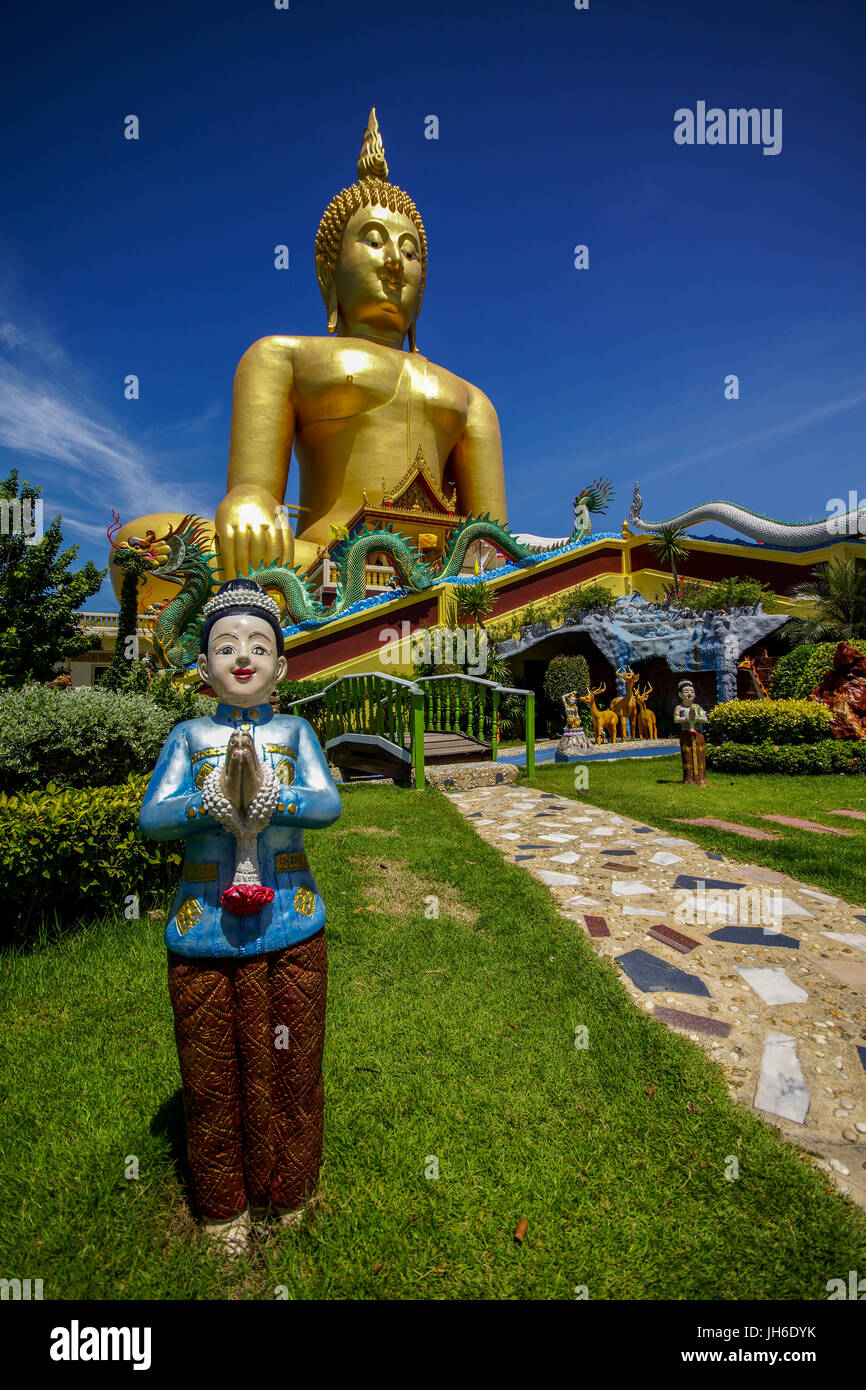 Thai welcome statue hi-res stock photography and images - Alamy