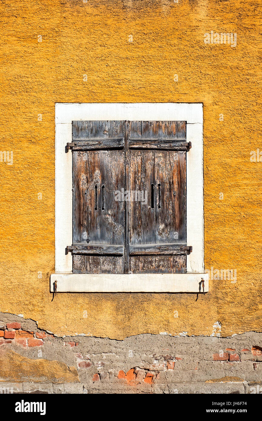 Old Brown Window Shutters High Resolution Stock Photography and Images ...