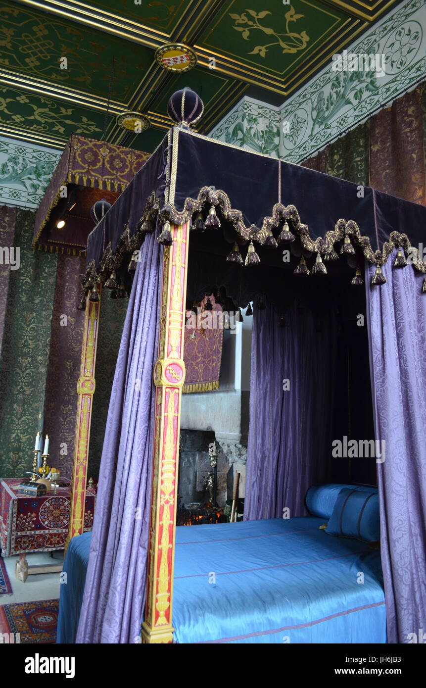 The luxurious splendor of queenly decor Stock Photo - Alamy