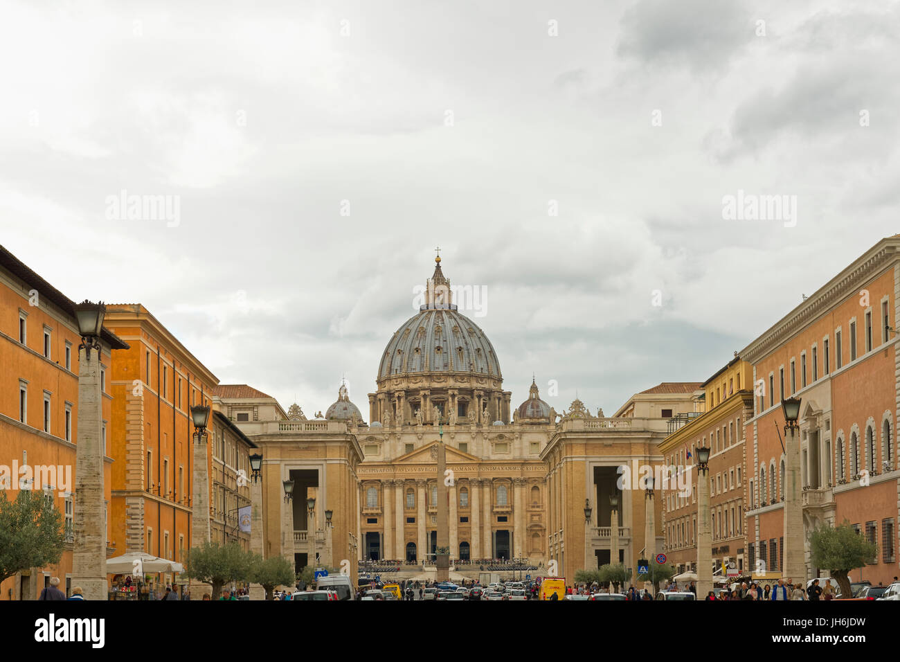 VATICAN CITY, VATICAN CITY STATE - OCTOBER 02: Tourists with umbrellas ...