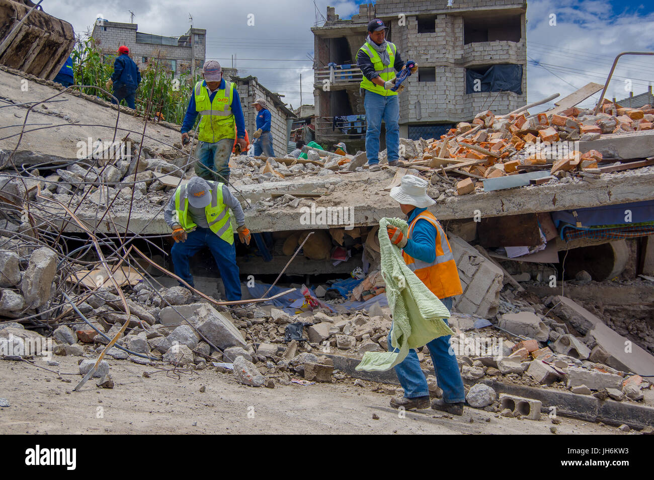 Ecuador quito earthquake hi-res stock photography and images - Alamy