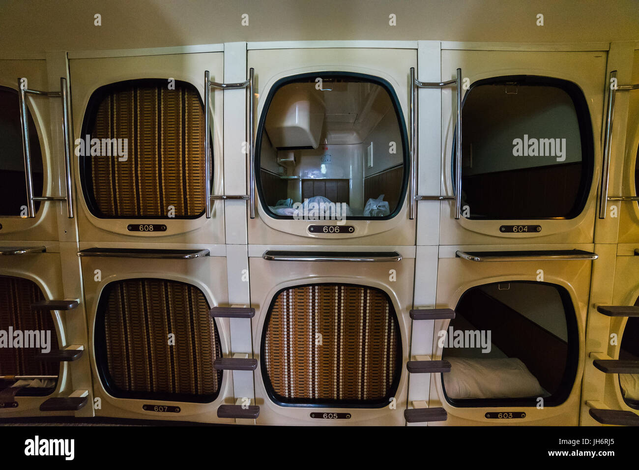 Tokyo japan interior capsule hotel hi-res stock photography and images ...