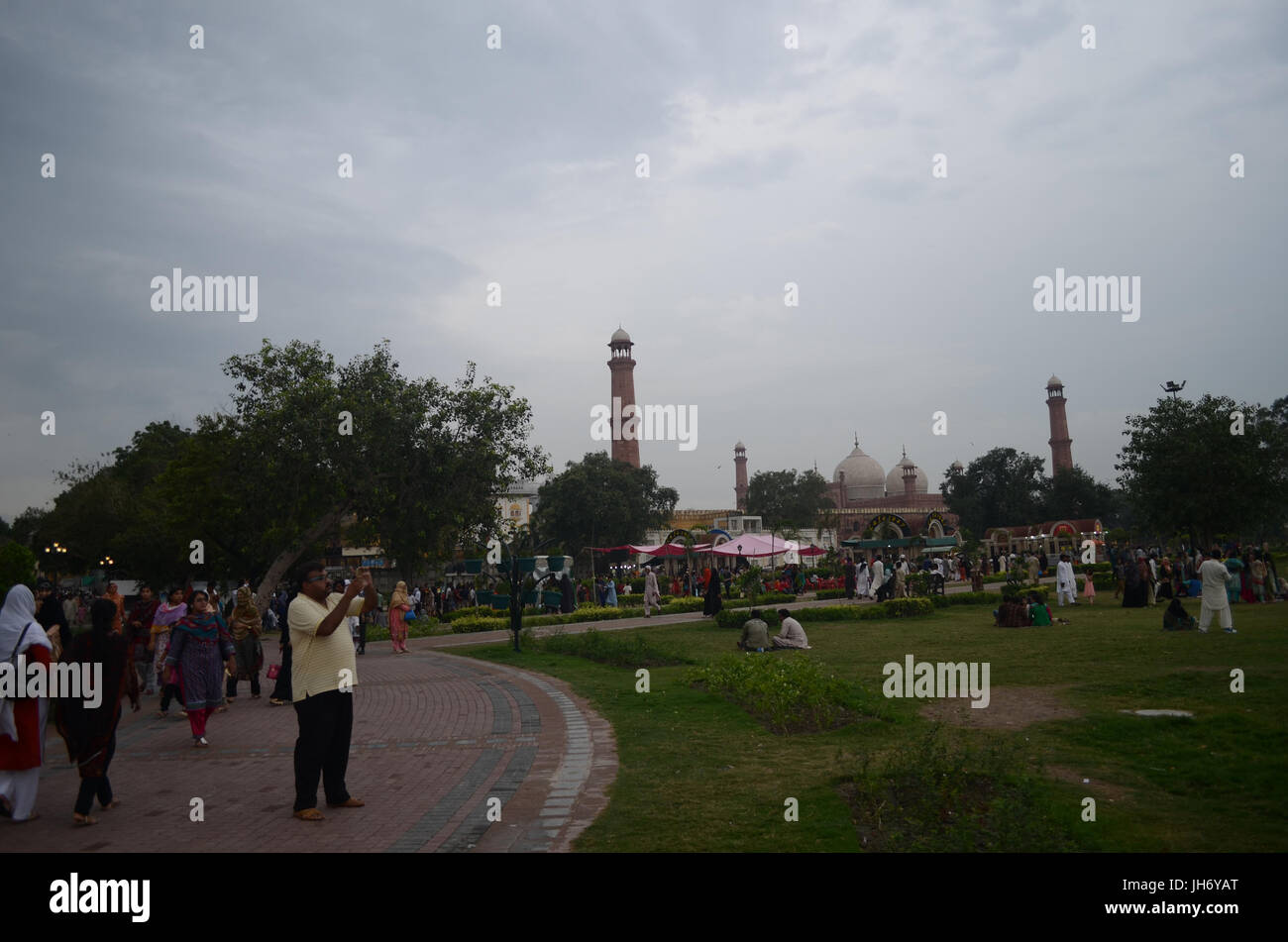 Lahore, Pakistan. 13th July, 2017. An eye catching view of dark clouds ...