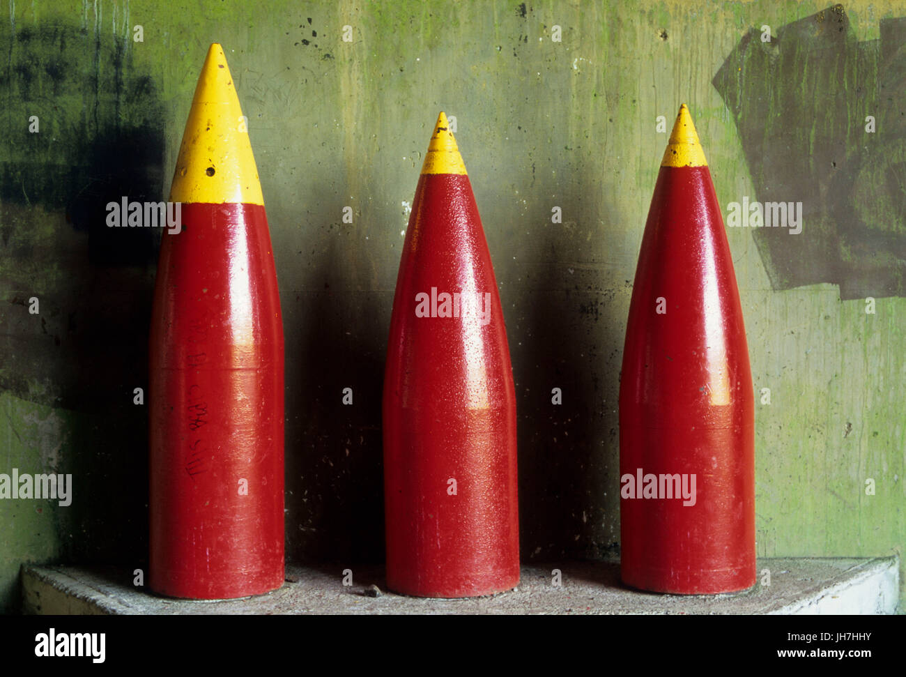 Artillery shells hi-res stock photography and images - Alamy