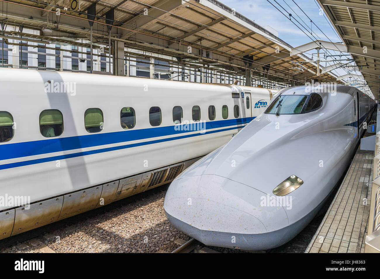 Shinkansen jr700 hi-res stock photography and images - Alamy