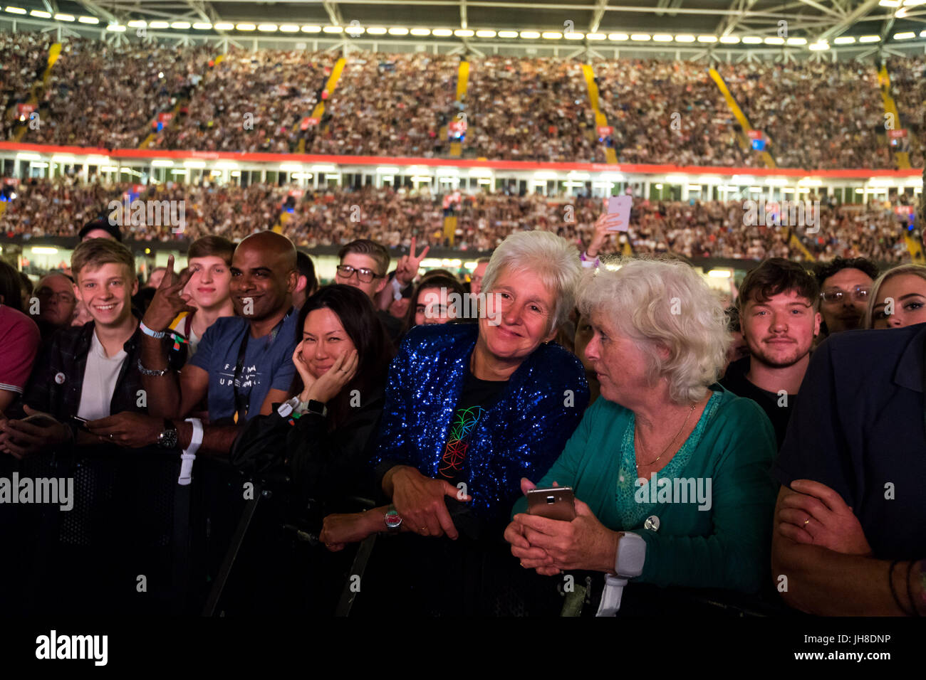 Stadium fans hi-res stock photography and images - Alamy