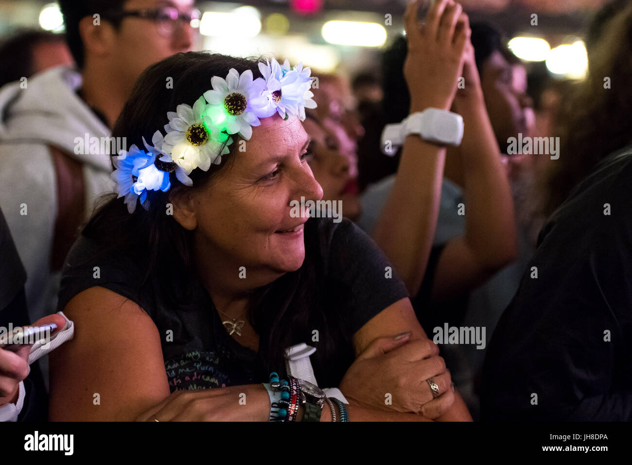 Principality stadium crowd hi-res stock photography and images - Alamy