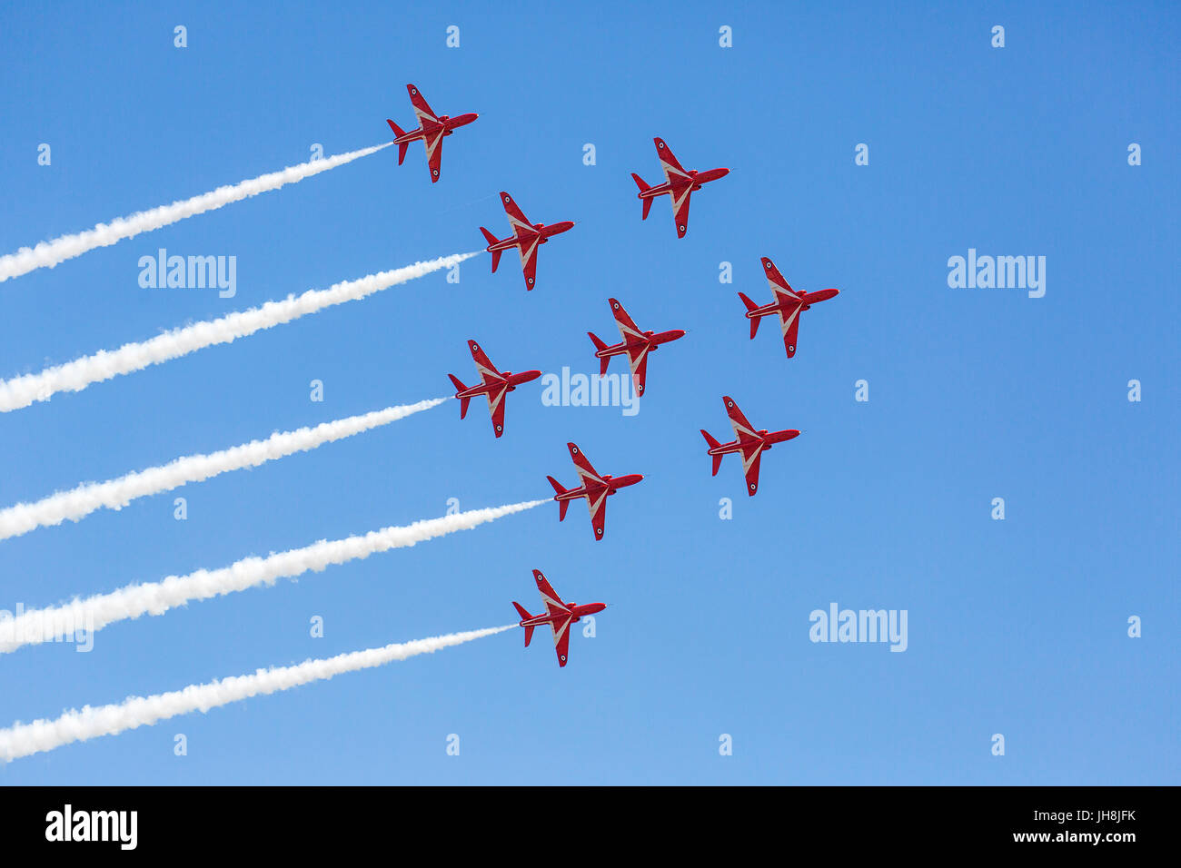 Red arrows aerobatic team close up hi-res stock photography and images ...