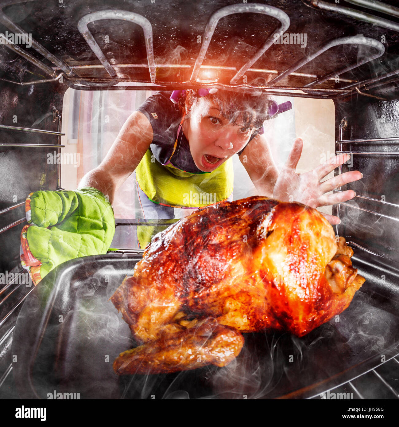 Funny Housewife overlooked roast chicken in the oven, so she had ...