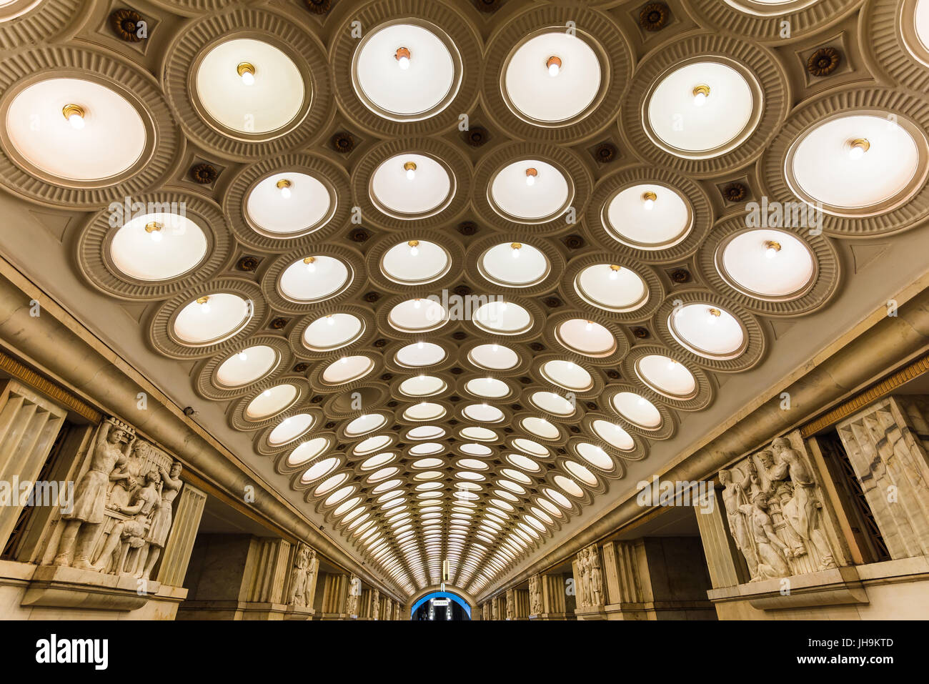 Russian train stations hi-res stock photography and images - Alamy