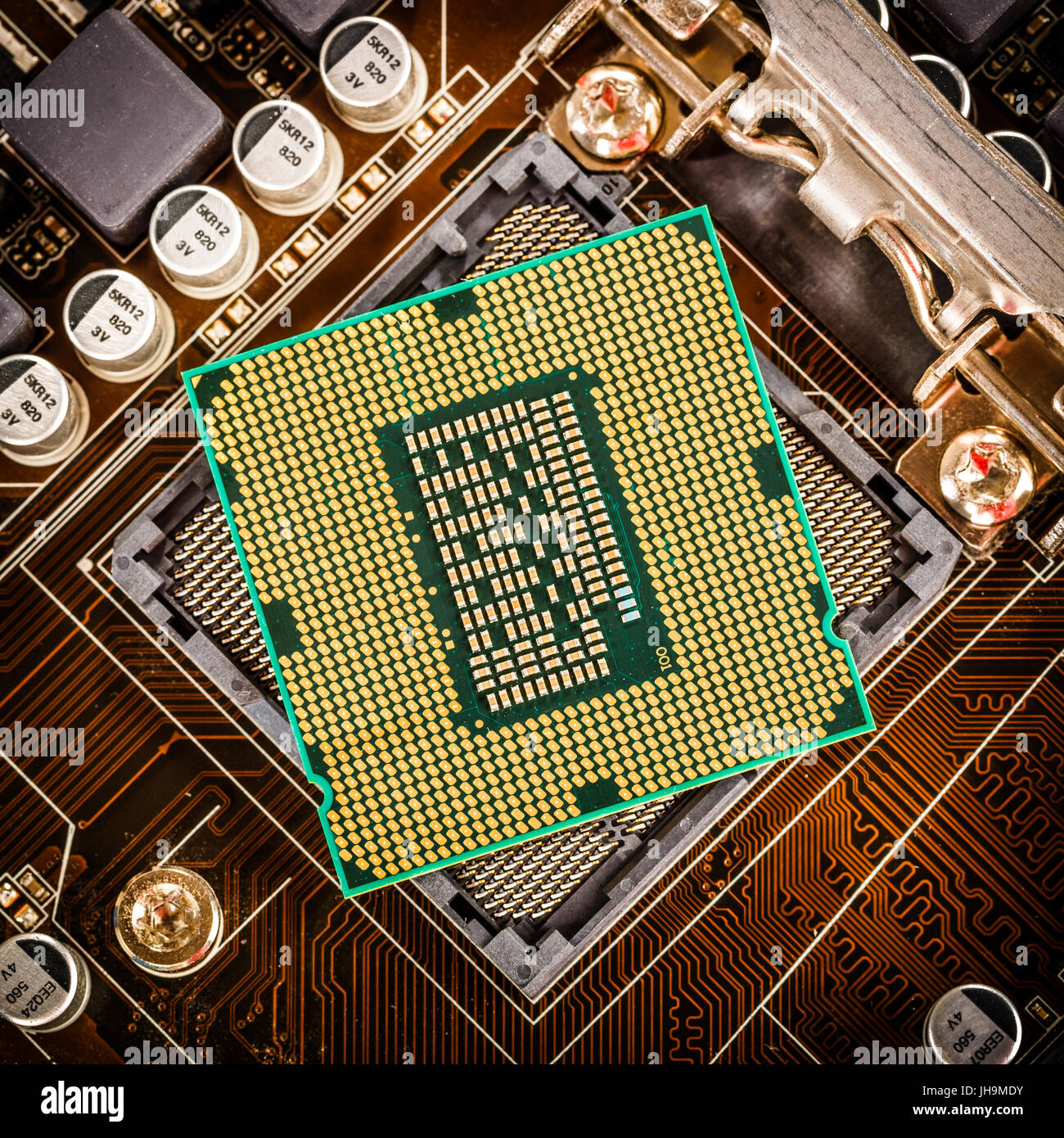 Processors testing hi-res stock photography and images - Alamy