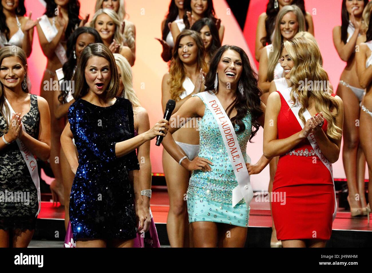 Miss hooters of fort lauderdale hi-res stock photography and images - Alamy