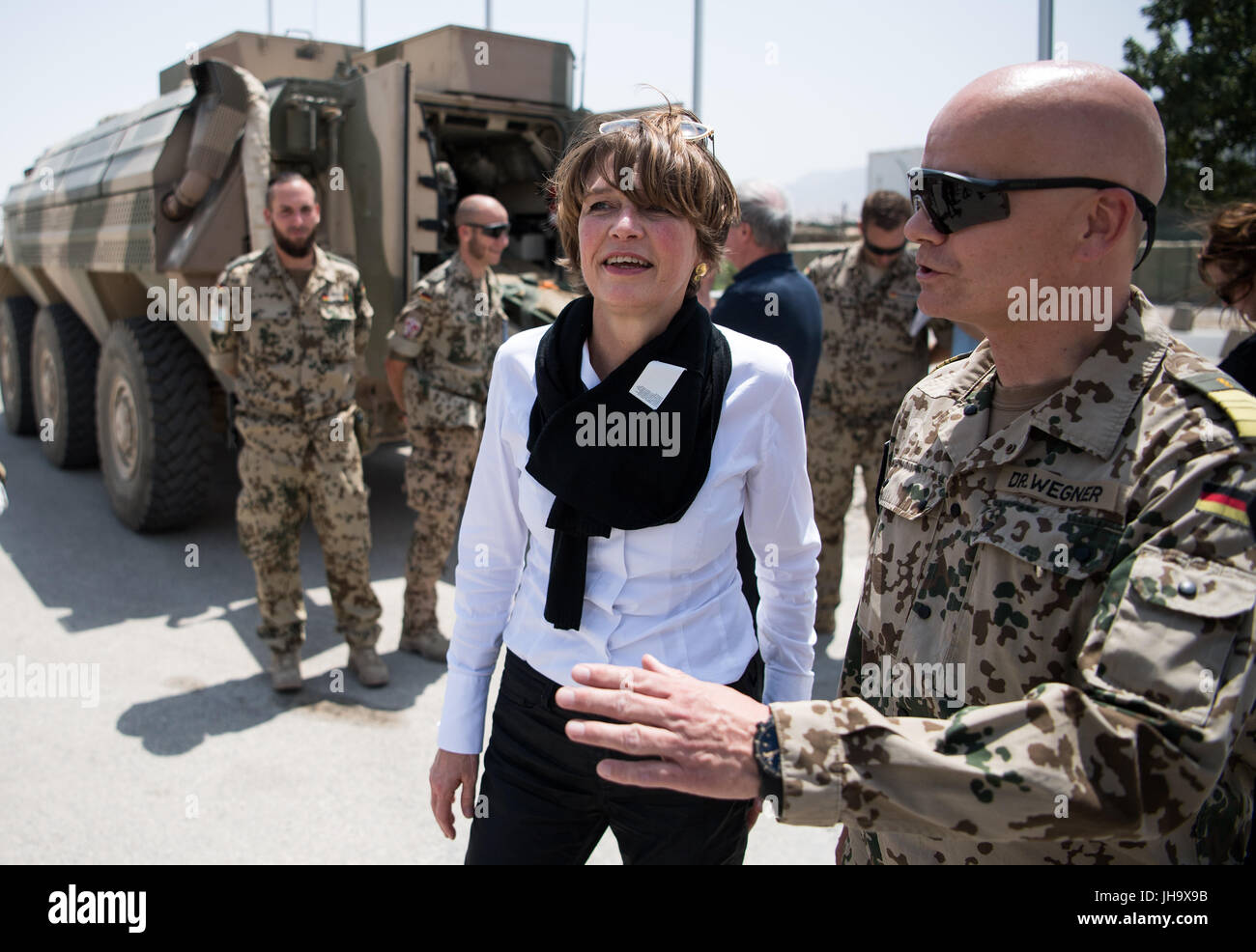 Mazar-i-Sharif, Afghanistan. 13th July, 2017. Elke Buedenbender, wife ...