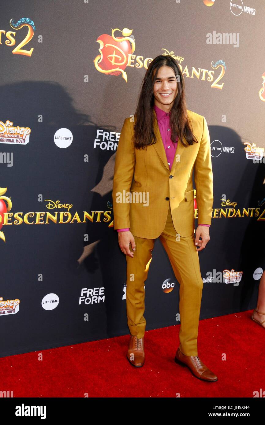 Descendants 2 premiere hi-res stock photography and images - Alamy