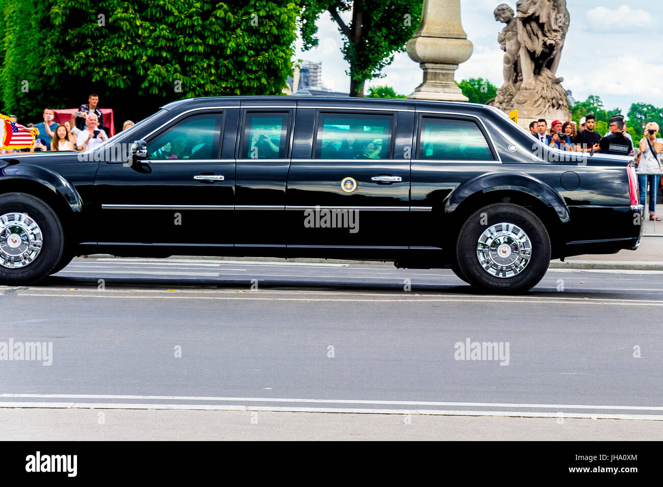 Emmanuel macron car hi-res stock photography and images - Alamy