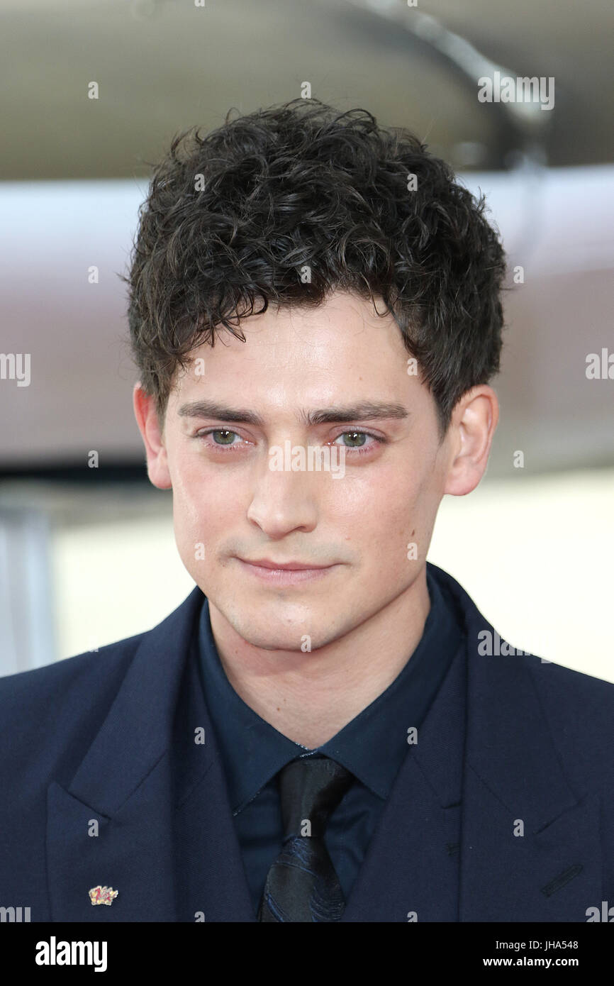 Aneurin barnard hi-res stock photography and images - Alamy