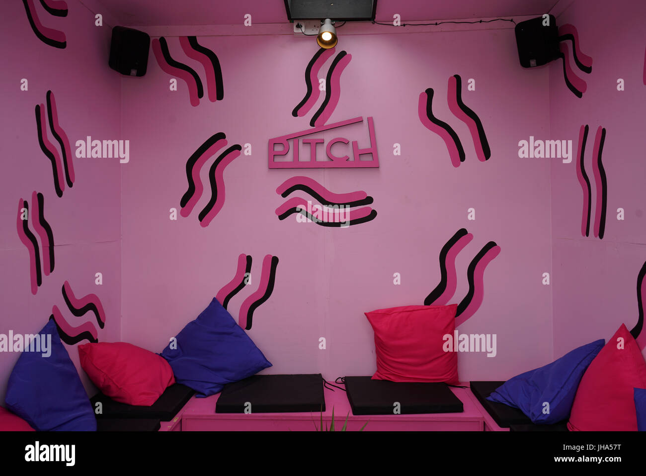 Food pyramid 80s hi-res stock photography and images - Alamy