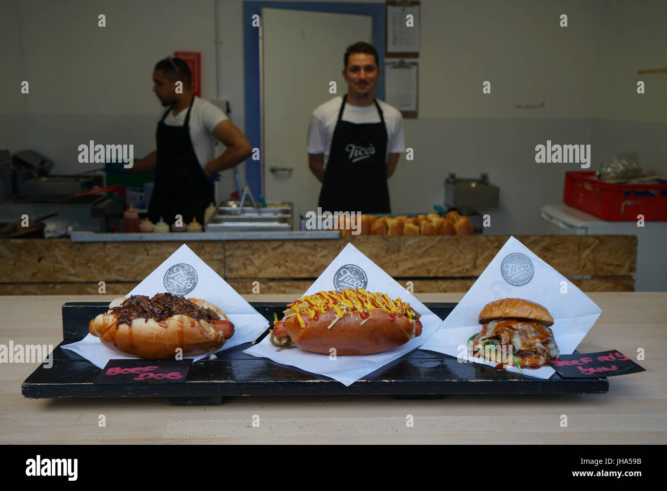 Food pyramid 80s hi-res stock photography and images - Alamy