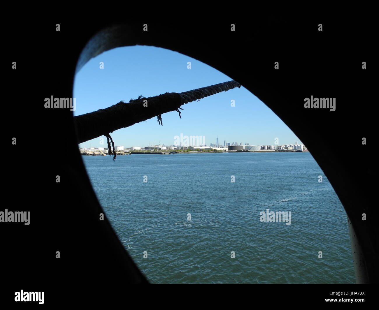 Staten Island, New York, US. 14th Oct, 2016. The historic four-masted ...