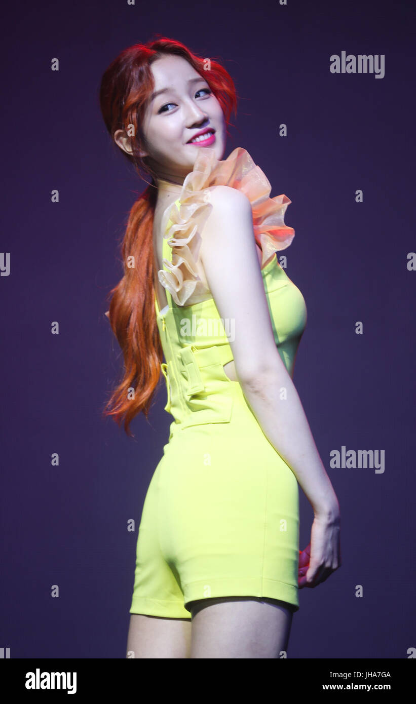 S. Korean singer Park Bo-ram South Korean singer Park Bo-ram poses for ...