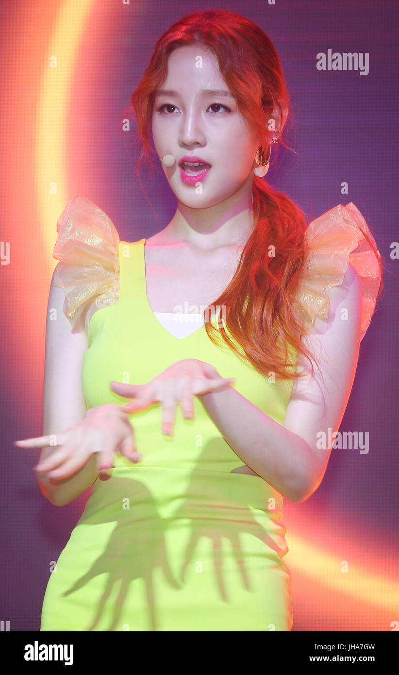 S. Korean singer Park Bo-ram South Korean singer Park Bo-ram performs ...