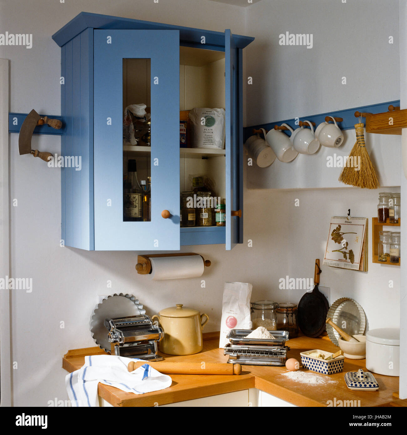 Untidy kitchen hi-res stock photography and images - Alamy