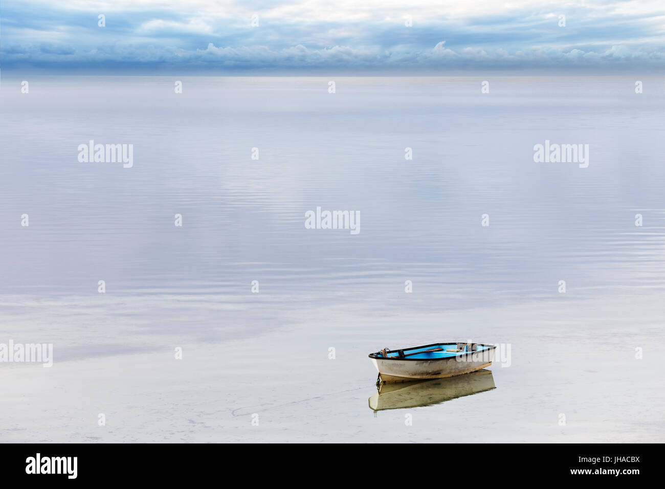 Wooden dinghy hi-res stock photography and images - Alamy