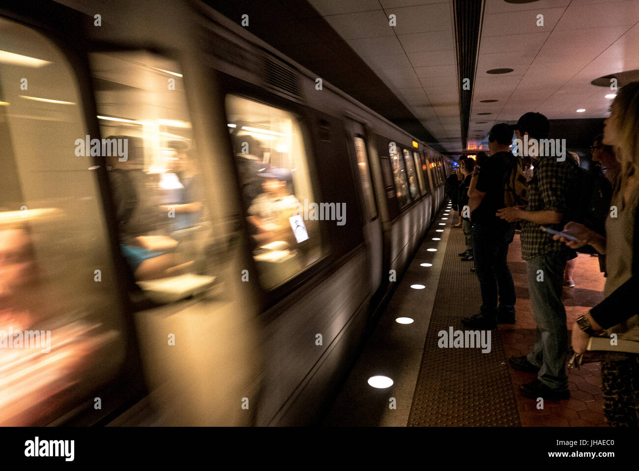 Orange line dc metro hi-res stock photography and images - Alamy