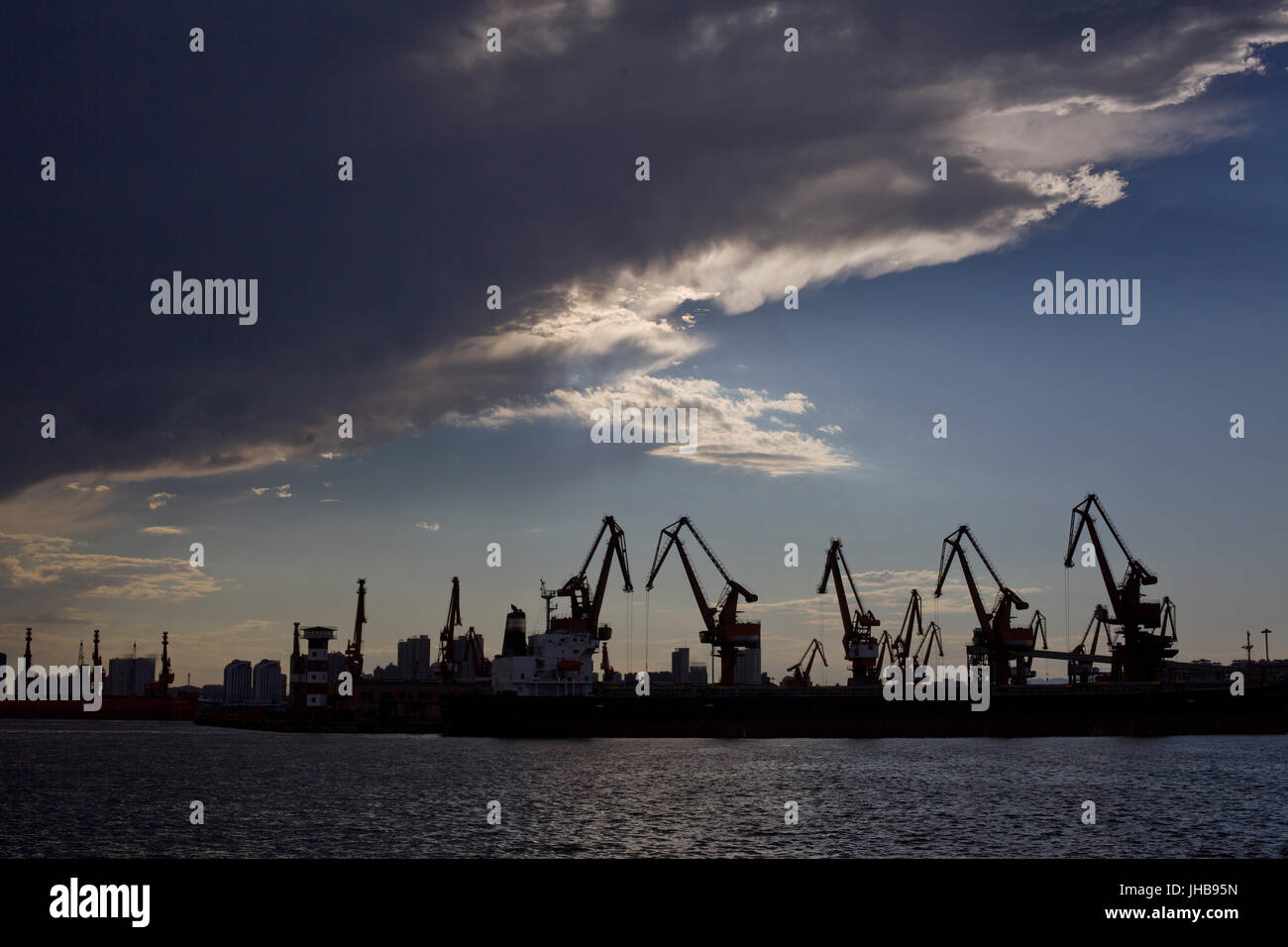 Qinhuangdao port hi-res stock photography and images - Alamy
