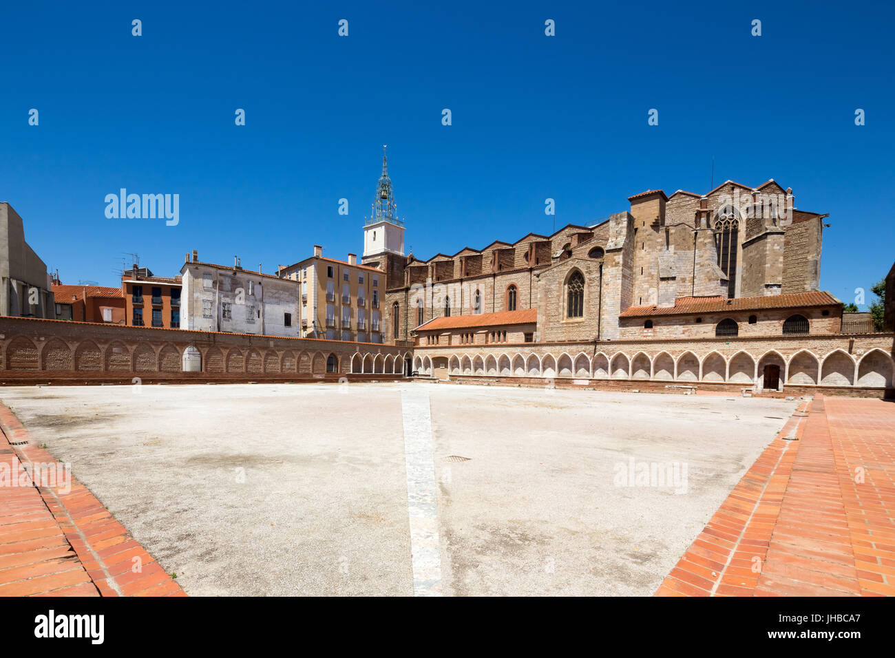 Square in old town perpignan hi-res stock photography and images - Alamy