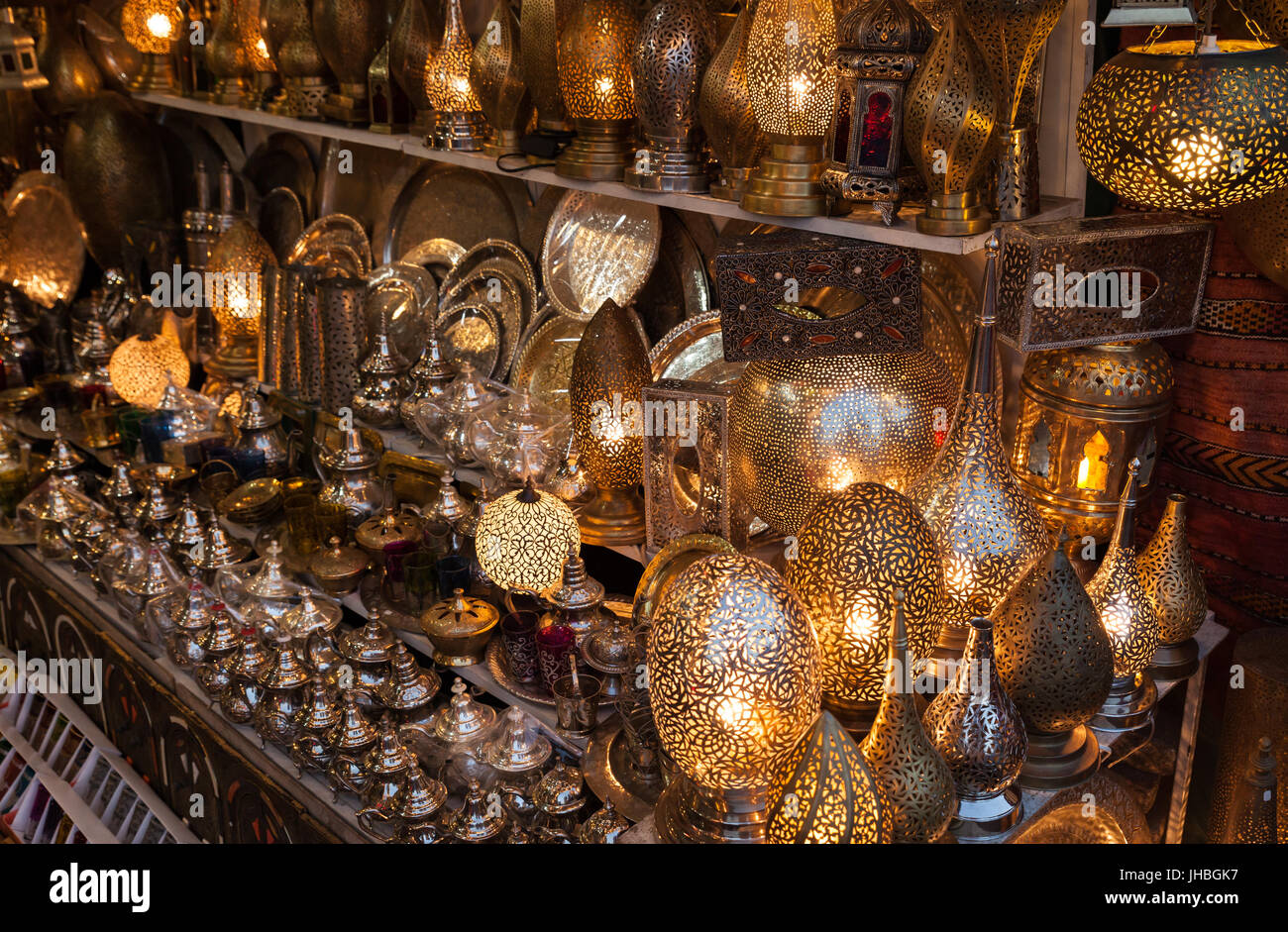 store in street market Stock Photo - Alamy