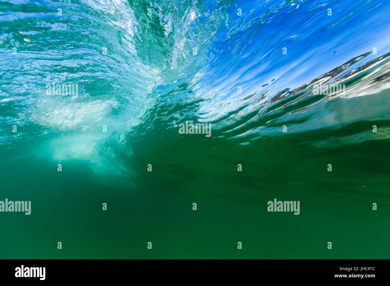 Underwater tube wave hi-res stock photography and images - Alamy