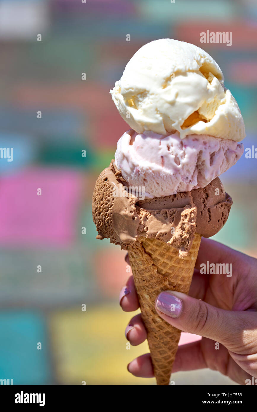 Dripping ice cream cone hi-res stock photography and images - Alamy