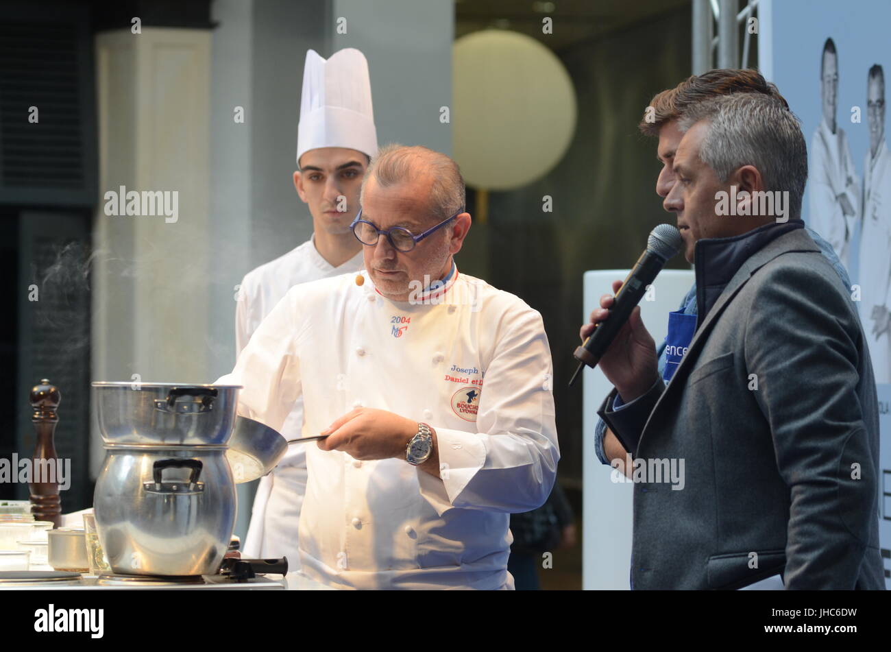 French Chef Joseph Viola delivers public cooking lesson, Lyon (France ...