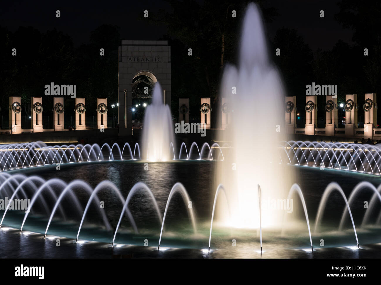 Fountains at World War Two memorial Stock Photo - Alamy