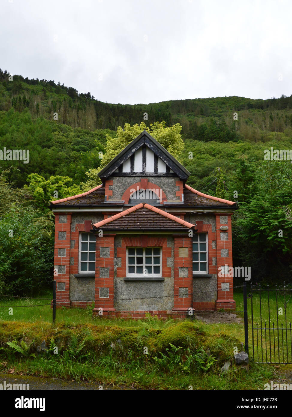 Rural chapel hi-res stock photography and images - Alamy