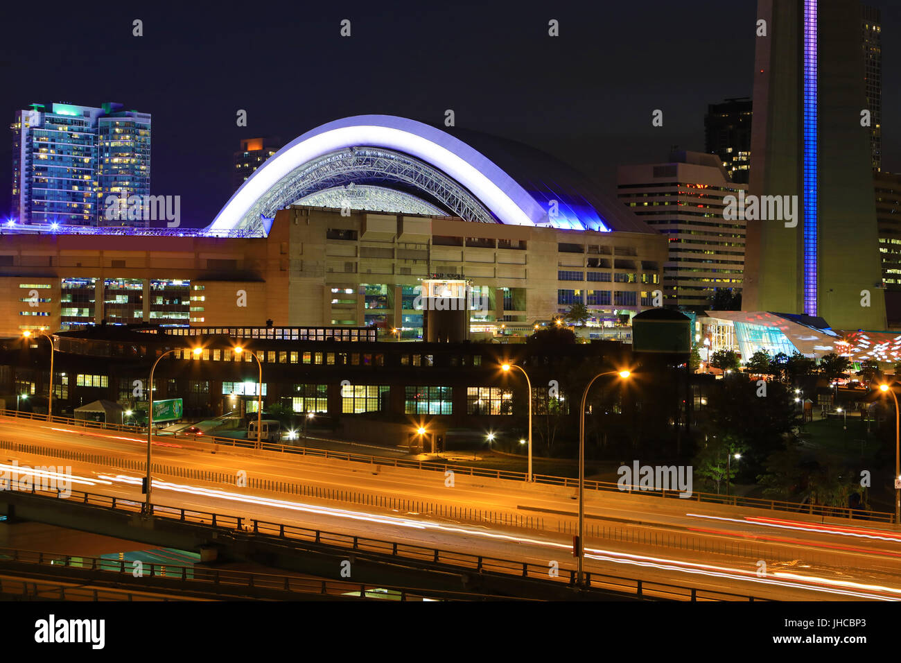 A View at Gardiner Expressway in Toronto at night Stock Photo - Alamy