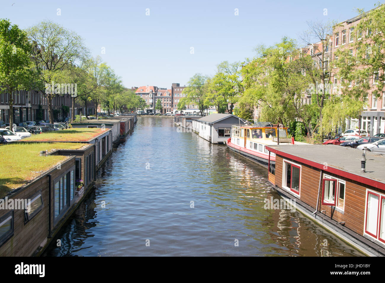 Traditional living houses hi-res stock photography and images - Alamy