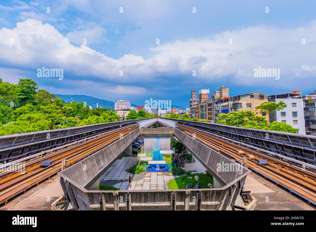 Overground metro station in hi-res stock photography and images - Alamy