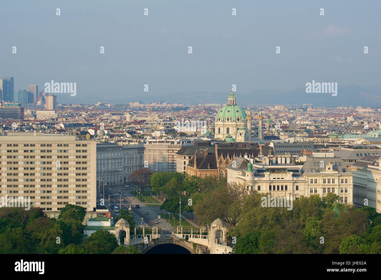 VIENNA, AUSTRIA - APR 29th, 2017: Early morning view of Stadtpark ...