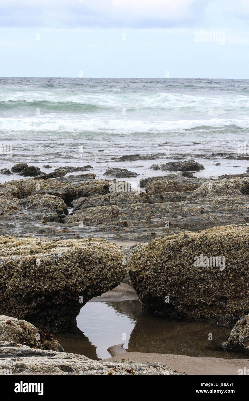 Tidal pools and waves hi-res stock photography and images - Alamy