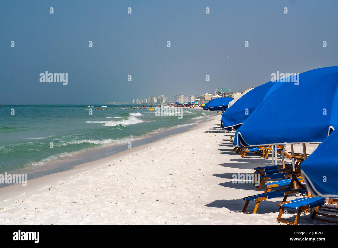 A view of the Destin beach looking west Stock Photo - Alamy