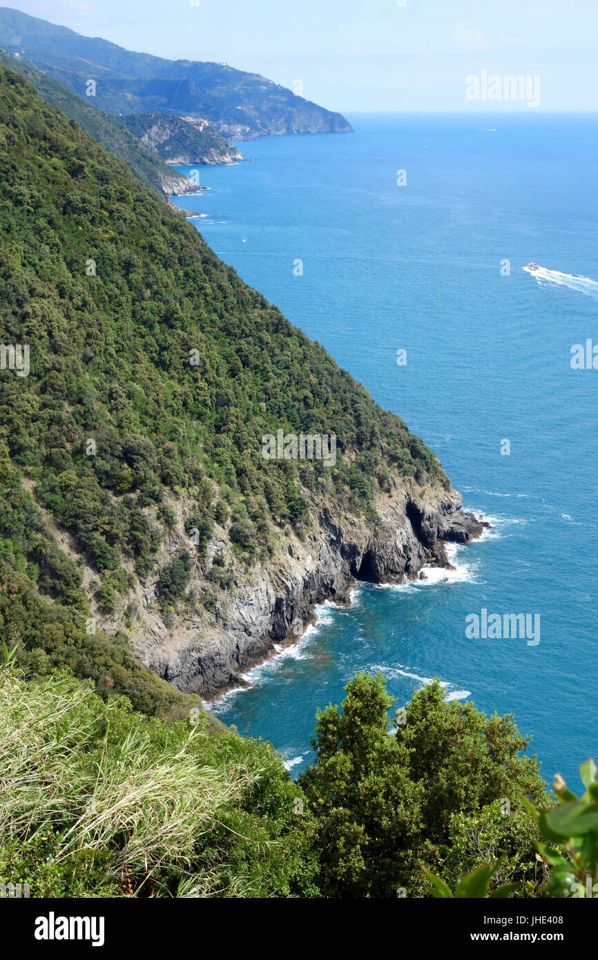 Monterosso al mare wine hi-res stock photography and images - Alamy