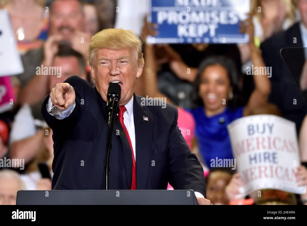 Donald trump angry hi-res stock photography and images - Alamy