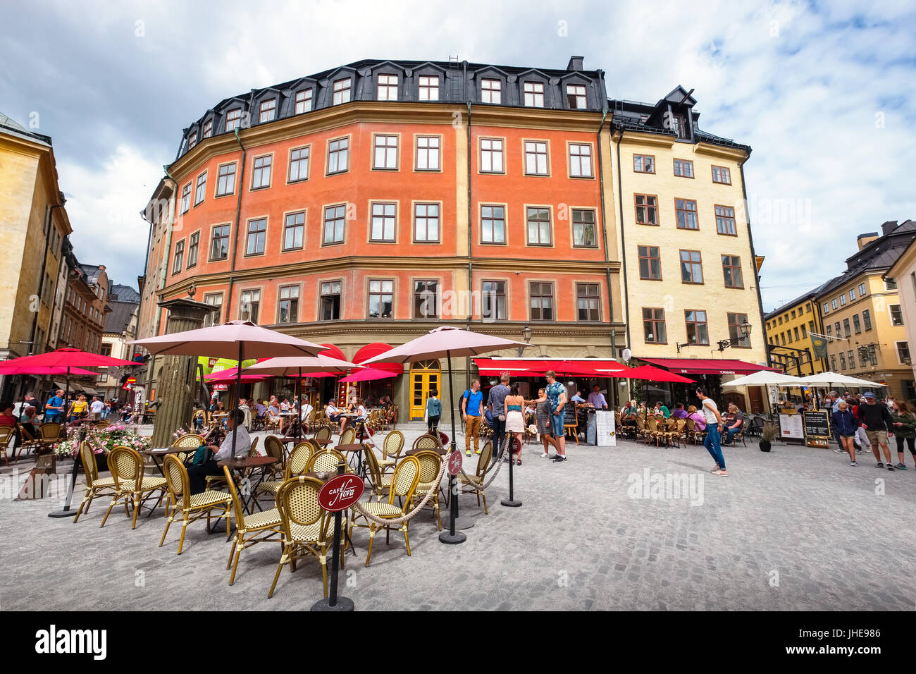 Small street in gamla stan hi-res stock photography and images - Alamy
