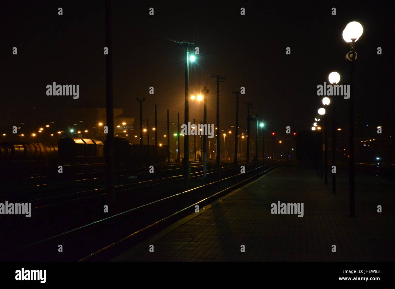 Night railway hi-res stock photography and images - Alamy