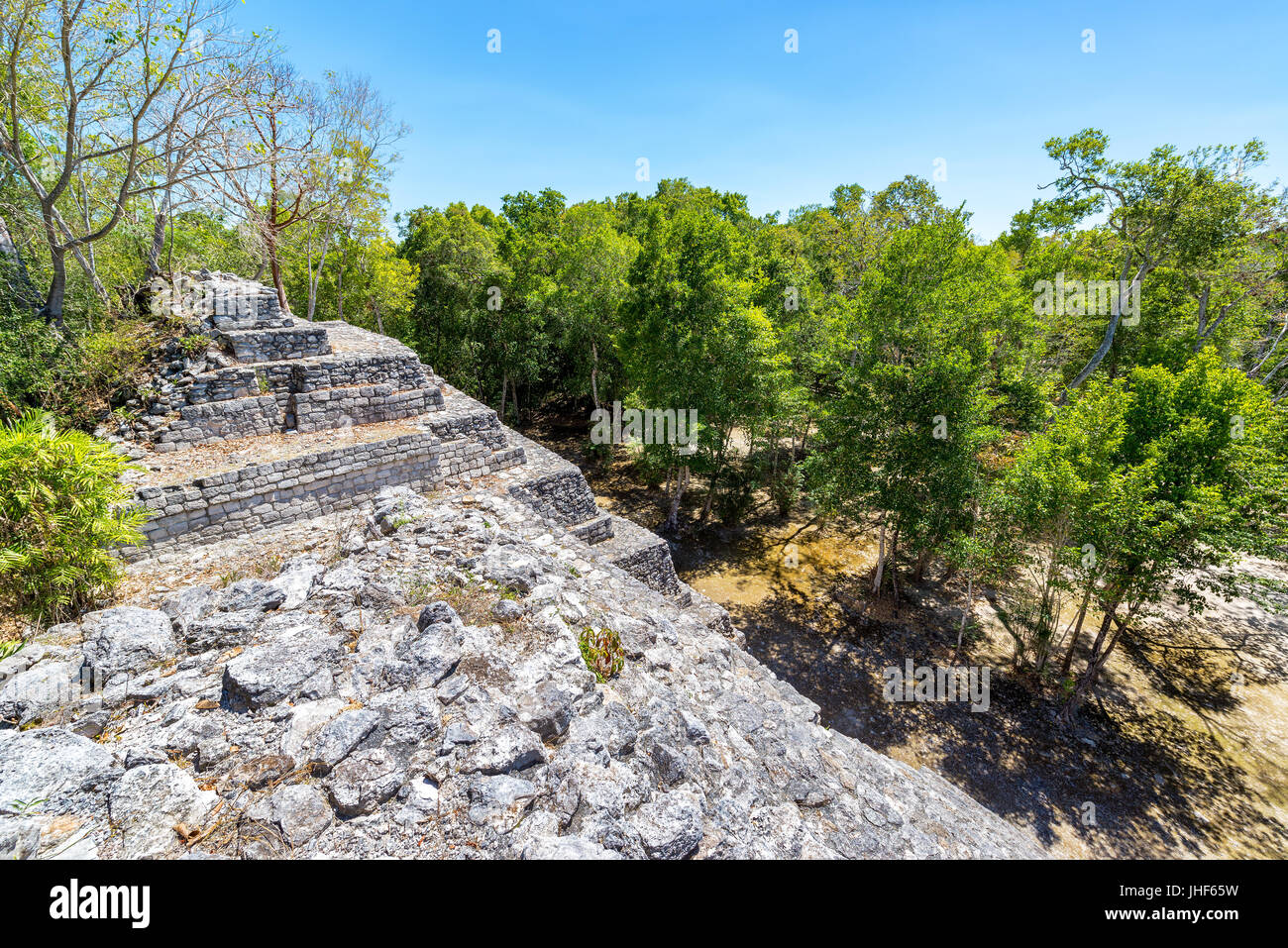 Ancient mayan pyramid hi-res stock photography and images - Alamy