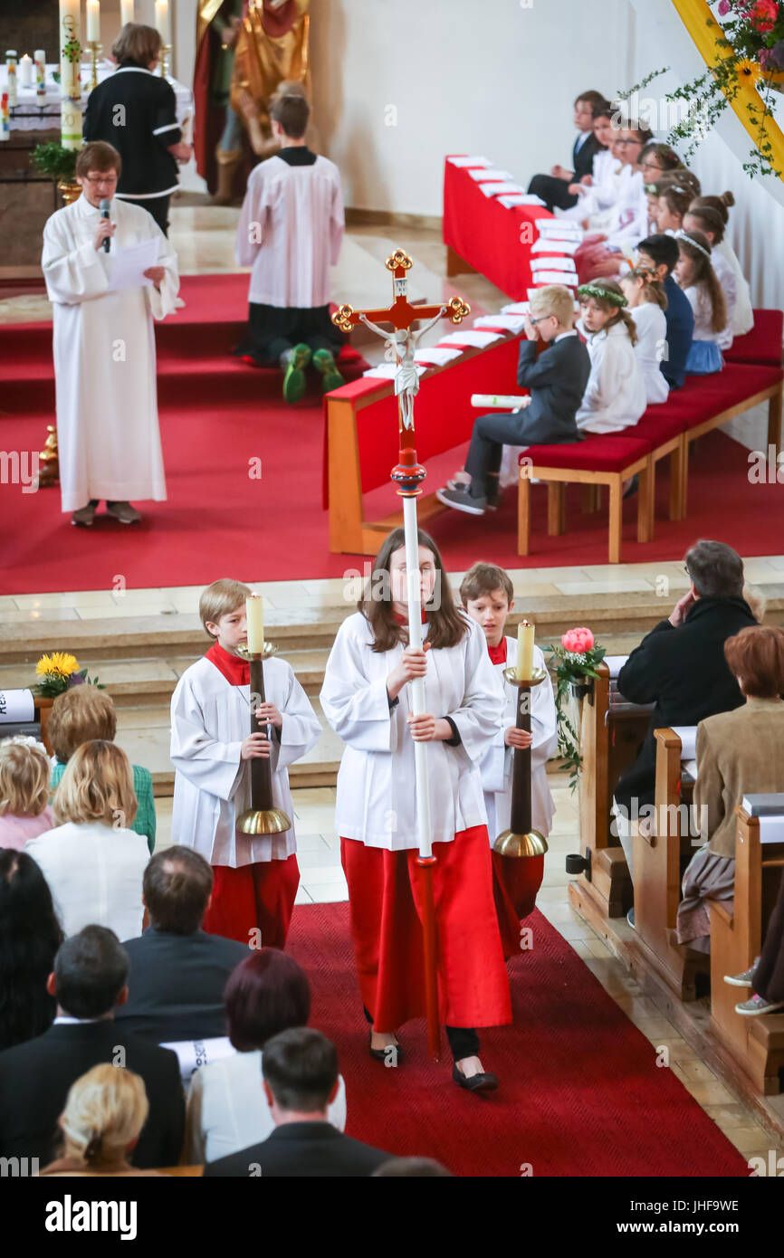 Altar servers catholic hi-res stock photography and images - Alamy